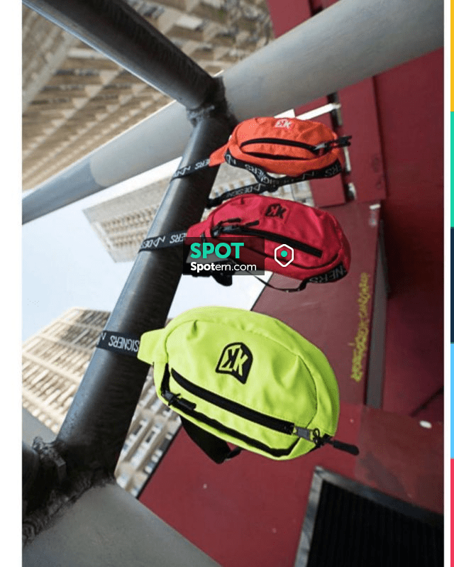 Banana en la cuenta de Instagram de @footkorner | Spotern