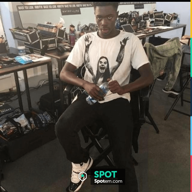 Sneakers shiny white and black worn by Sheck Wes on the account ...