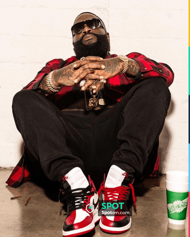 Las zapatillas nike blancas, rojas y negras que lució Rick Ross en ...