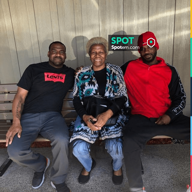 Le bonnet Supreme Loose Gauge rouge porté par Jay Rock sur le compte ...