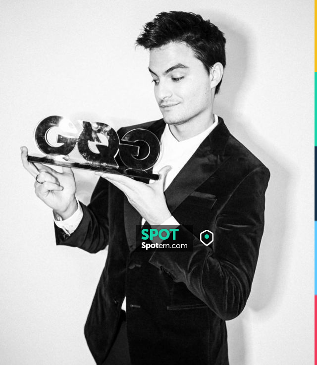 El blazer de terciopelo negro que lució Felipe Neto en la cuenta de ...