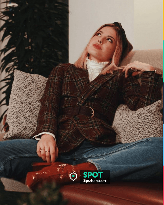 Ankle boots pointed red worn by Just Zoe's account on the Instagram of ...