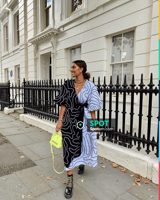 Mi­di Dress of Tara Maynard on the Instagram account @taramays25 | Spotern