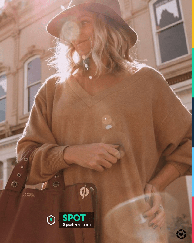 Robin Tote of Erin Busbee on the Instagram account @busbeestyle | Spotern