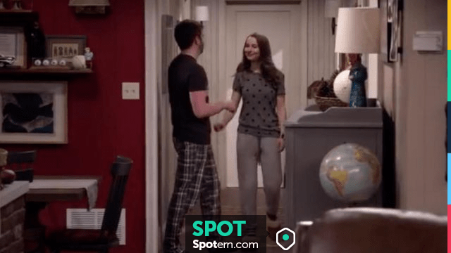 Bootie in suede Emmy Quinn (Bridgit Mendler) in Merry Happy Whatever ...