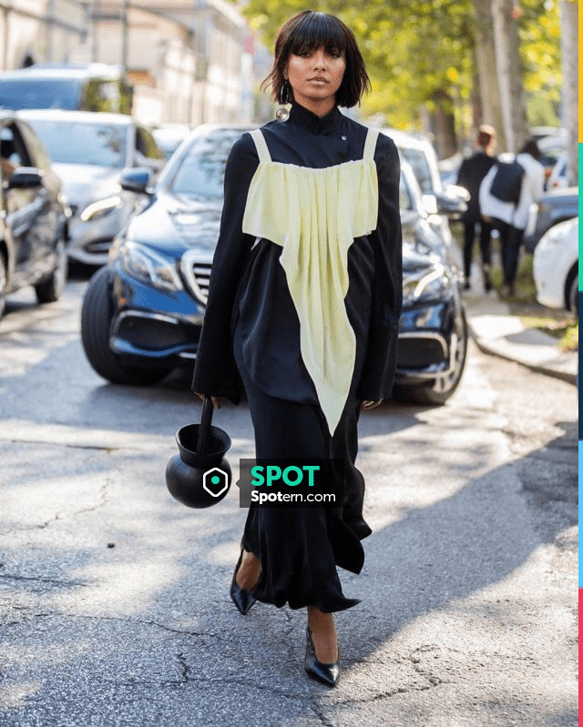 The bucket bag black of Kat Graham on the account Instagram of ...