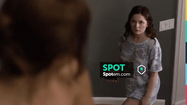 Army T-shirt worn by Debbie Gallagher (Emma Kenney) in Shameless Season ...
