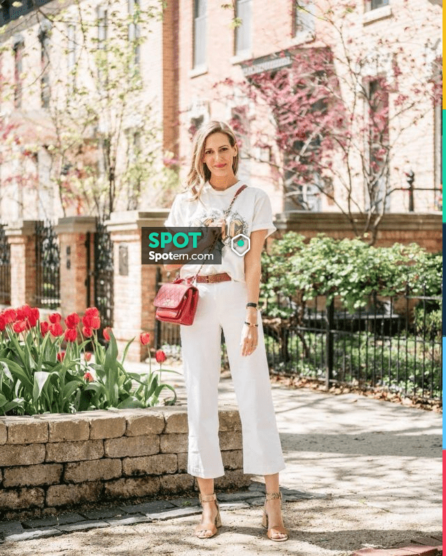 Camiseta blanca de Anna Jane Wisniewski en la cuenta de Instagram ...