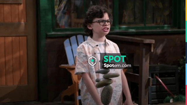 White Dinosaur Print Shirt worn by Matteo Silva (Raphael Alejandro) in ...