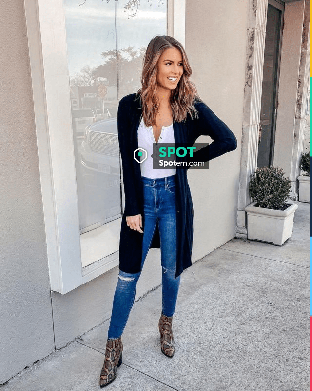 Black Cardigan de Whitney Graham en la cuenta de Instagram @whitswhims ...