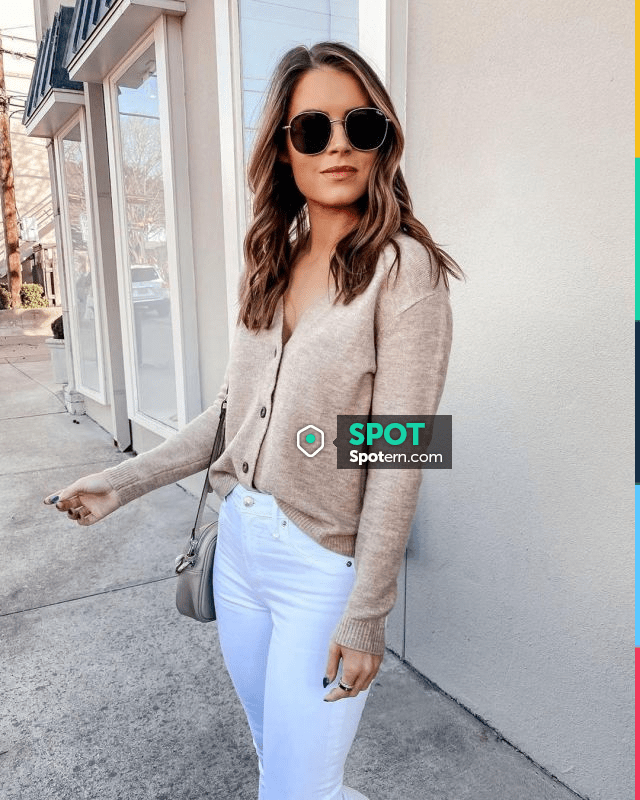 Bouton-Avant Cardigan de Whitney Graham sur l'Instagram account ...