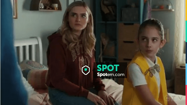 Cropped Hood­ie worn by Taylor Otto (Meg Donnelly) in American ...
