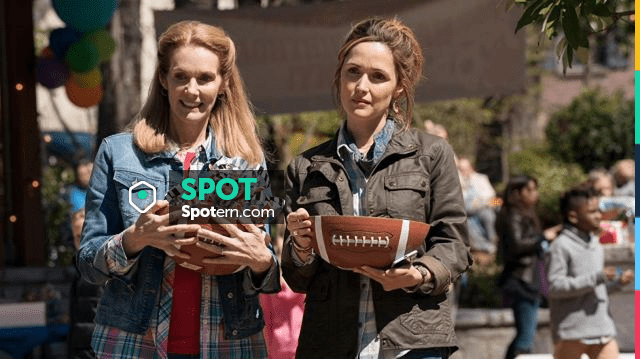 Jacket jean s of Jan (Julie Hagerty) into Apprentices parents | Spotern