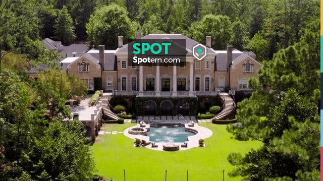 Carrington Manor in Dynasty | Spotern