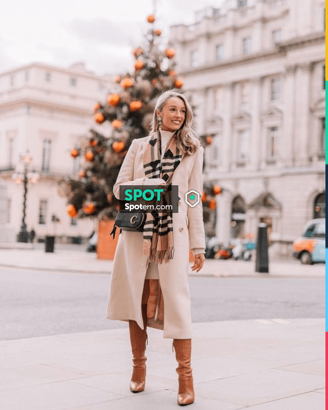 Breast­ed Wool Blend Coat of Josie on the Instagram account @josieldn ...