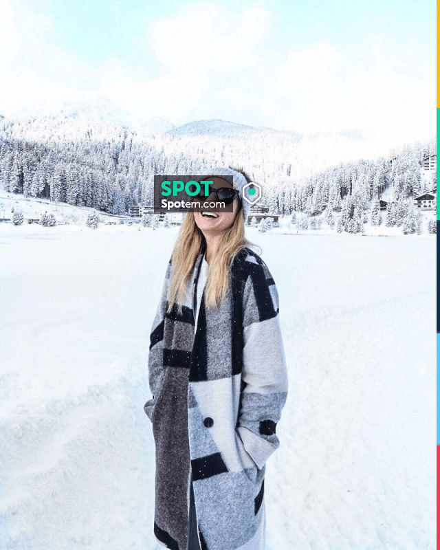 Sombrero blanco de Jessica Harris en la cuenta de Instagram ...