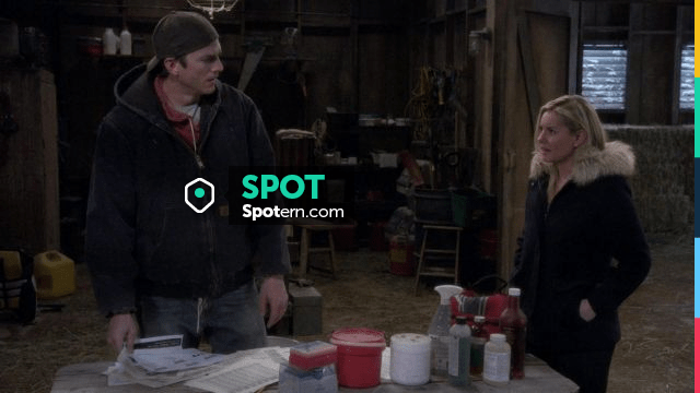 Carhartt Hoodie zip Jacket worn by Colt Bennett (Ashton Kutcher) as ...