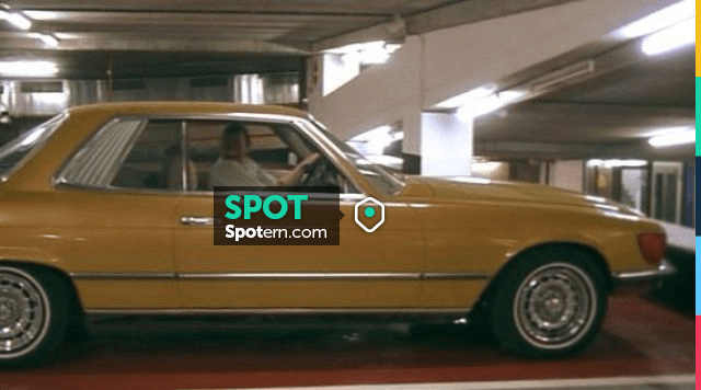 La voiture Mercedes-Benz SLC de Claudy Focan (François Damiens) dans ...