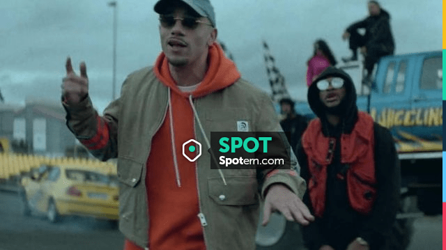 Le sweatshirt à capuche orange de Mister V dans son clip GANG feat ...