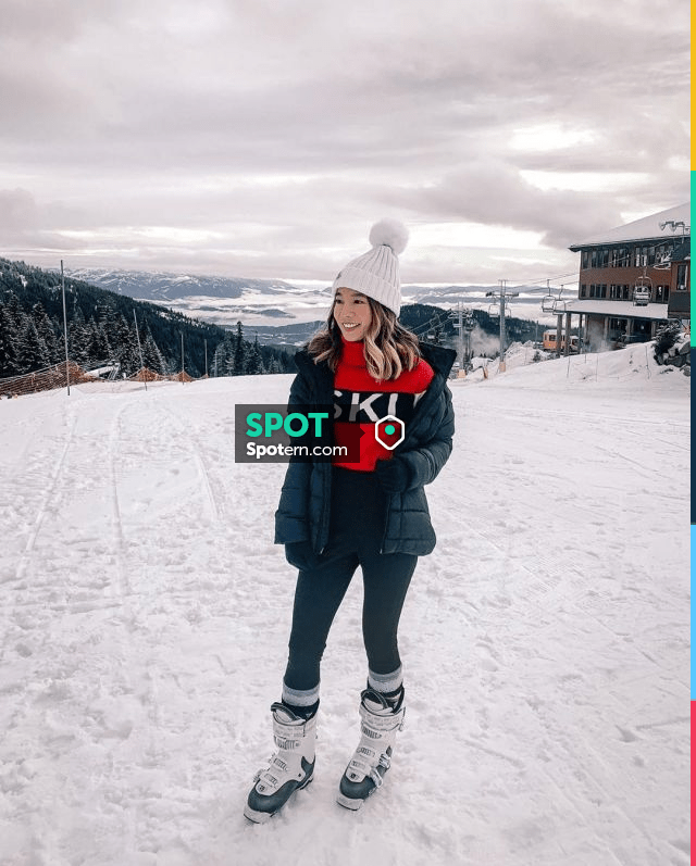 Sweater Red of Stephanie on the Instagram account @stephaniehlam | Spotern