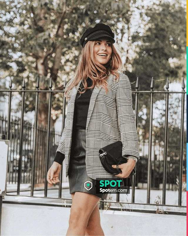 Falda de piel sintética de Erica Aulds en la cuenta de Instagram ...