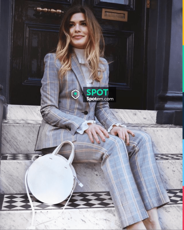 Plaid Blaz­er of Erica Aulds on the Instagram account @ericaaulds | Spotern