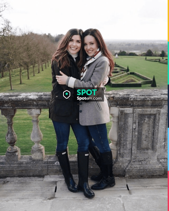 Field Jack­et of Erica Aulds on the Instagram account @ericaaulds | Spotern