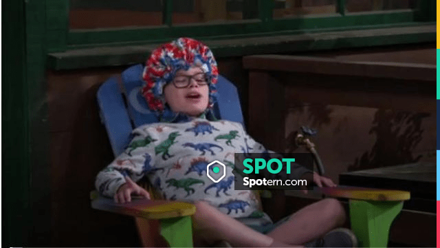 Sweater Grey worn by Matteo Silva (Raphael Alejandro) in BUNK'D Season ...