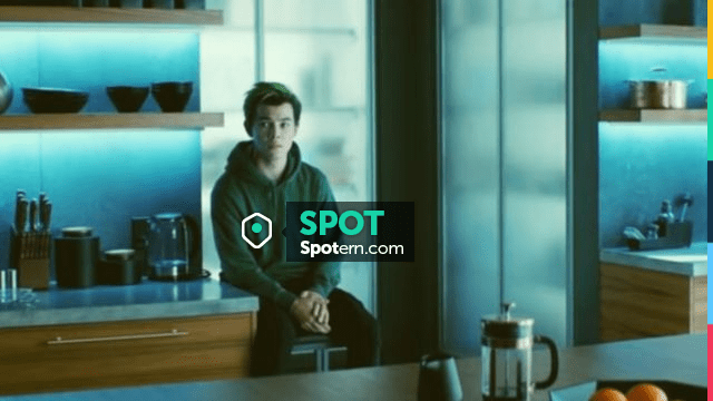 The sweatshirt hoody worn by Ryan Potter (Gar Logan) in the series ...