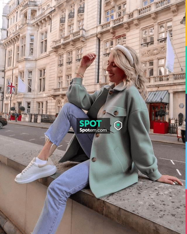 Jack­et Green of Katie Peake on the Instagram account ...