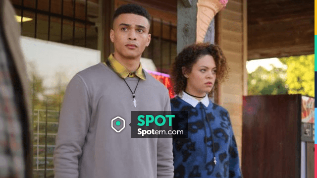 Sweatshirt grey Geoff Allen (Gabriel Darku) in October Faction (S01E01 ...
