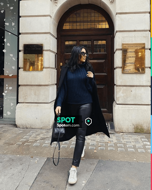 Pantalones Negros de Annam Ahmad en la cuenta de Instagram @annam.ahmad ...