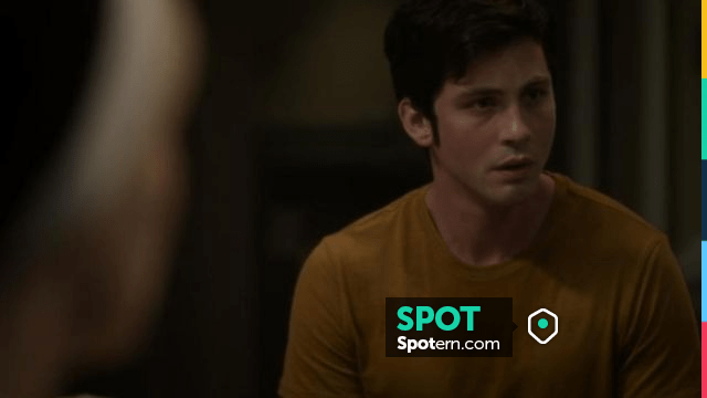 The t-shirt mustard yellow worn by Jonah Heidelbaum (Logan Lerman) in ...