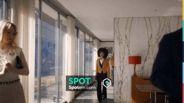 Le pantalon noir bootcut large porté par Roxy Jones (Tiffany Boone ...