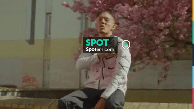 The Nike jacket Moha in the clip Manolo's MMZ | Spotern