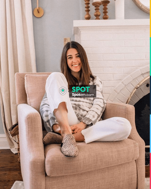 White Pants of Liz Adams on the Instagram account @lizadams | Spotern