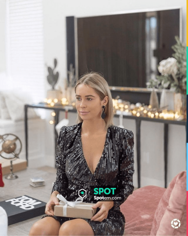 Se­quin Wrap Dress of Candice Mathis on the Instagram account ...