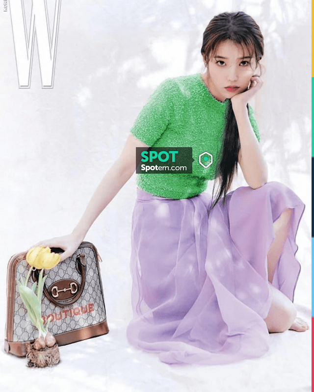 Top green worn by IU on the account Instagram of @iu.areas | Spotern
