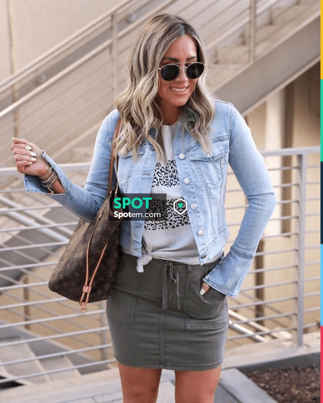 Camiseta de Kim Blank en la cuenta de Instagram @liveloveblank | Spotern