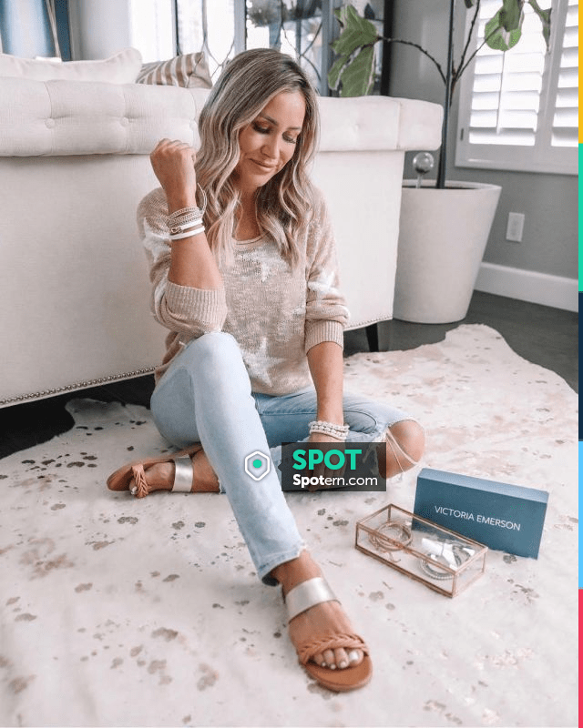 Skin­ny Jean of Kim Blank on the Instagram account @liveloveblank | Spotern