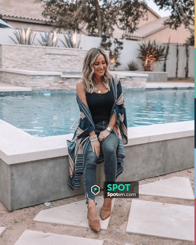 Ripped Hem Skinny Jeans of Kim Blank on the Instagram account ...