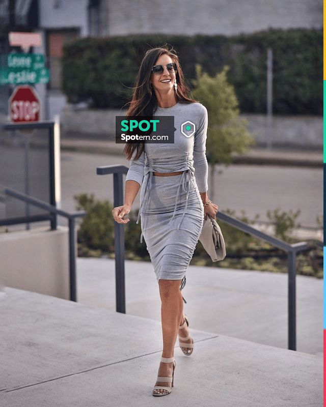 Ruched Top Grey de Jaclyn Ram en la cuenta de Instagram @myviewinheels ...