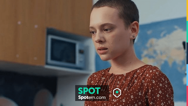 The orange shirt with print of Esther Shapiro (Shira Haas) in ...