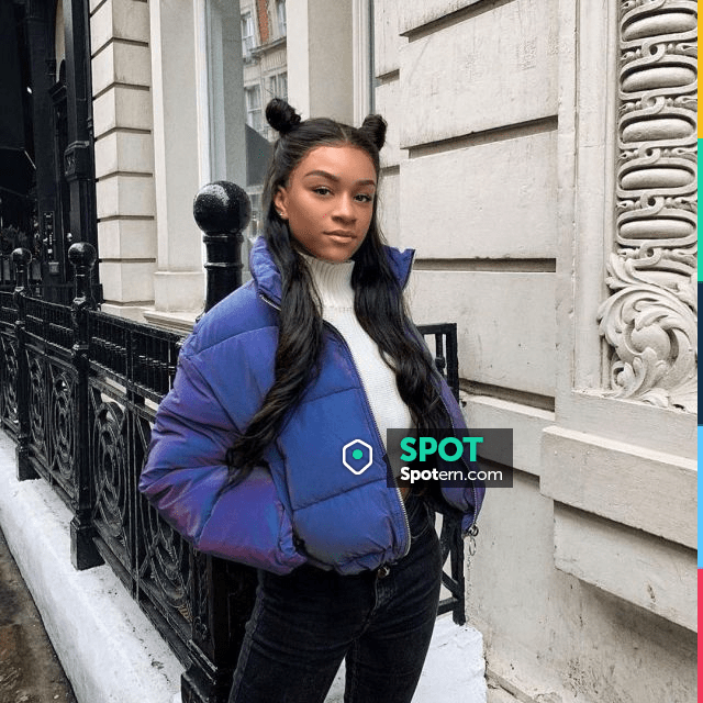 The down jacket reflective worn by Olivia Lvs on his account Instagram ...