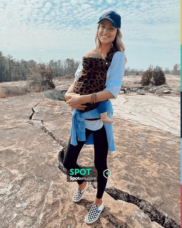 Pantalón high rise de Taylor Cassidy en la cuenta de Instagram ...