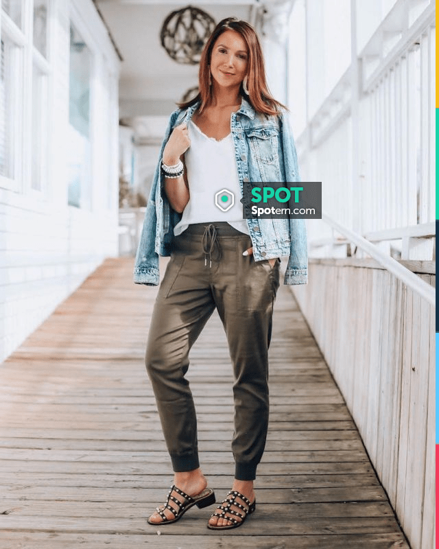 Fray Edge Ca­mi Top of Anna Brstyle on the Instagram account @anna ...