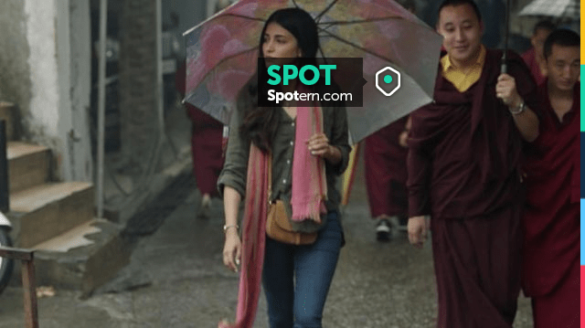 Pattern umbrella used by Nari Patel (Shruti Haasan) as seen in ...