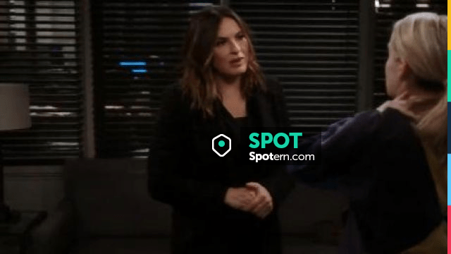 Black Checked Blaz­er worn by Olivia Benson (Mariska Hargitay) in Law ...