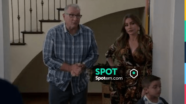 Flo­ral Wrap Dress worn by Gloria Delgado-Pritchett (Sofía Vergara) in ...