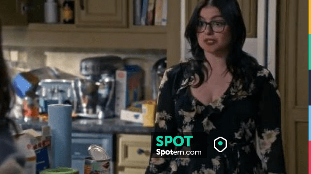 Flo­ral Wrap Top worn by Alex Dunphy (Ariel Winter) in Modern Family ...
